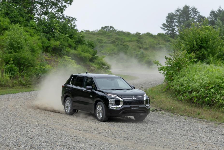 The all new Outlander running