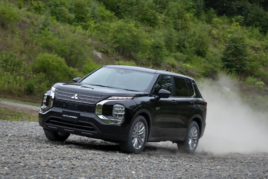 The all new Outlander running